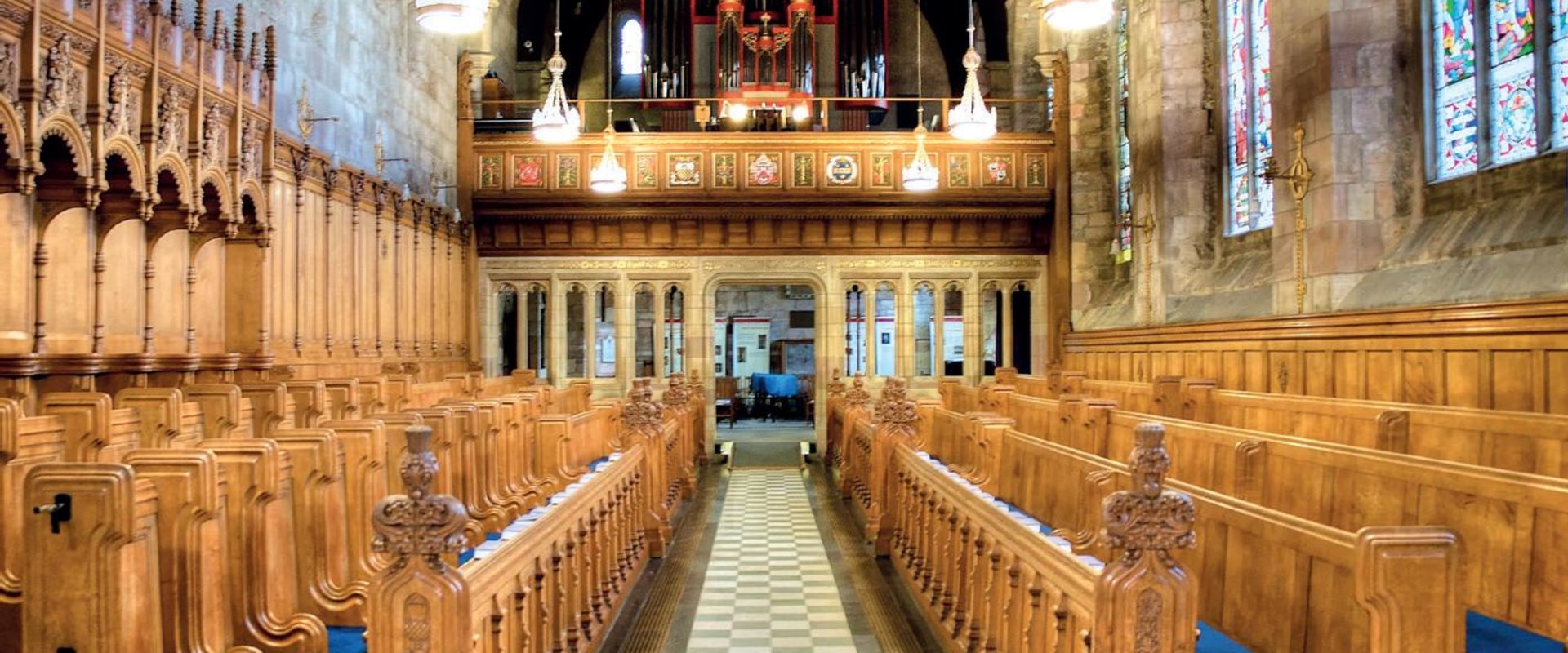 The Average Size of Churches in Leicester: An Expert's Perspective